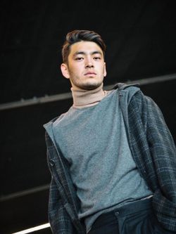 Аскар Ильясов биография, фото, национальность, личная жизнь, рост 2025 | Узнай Всё